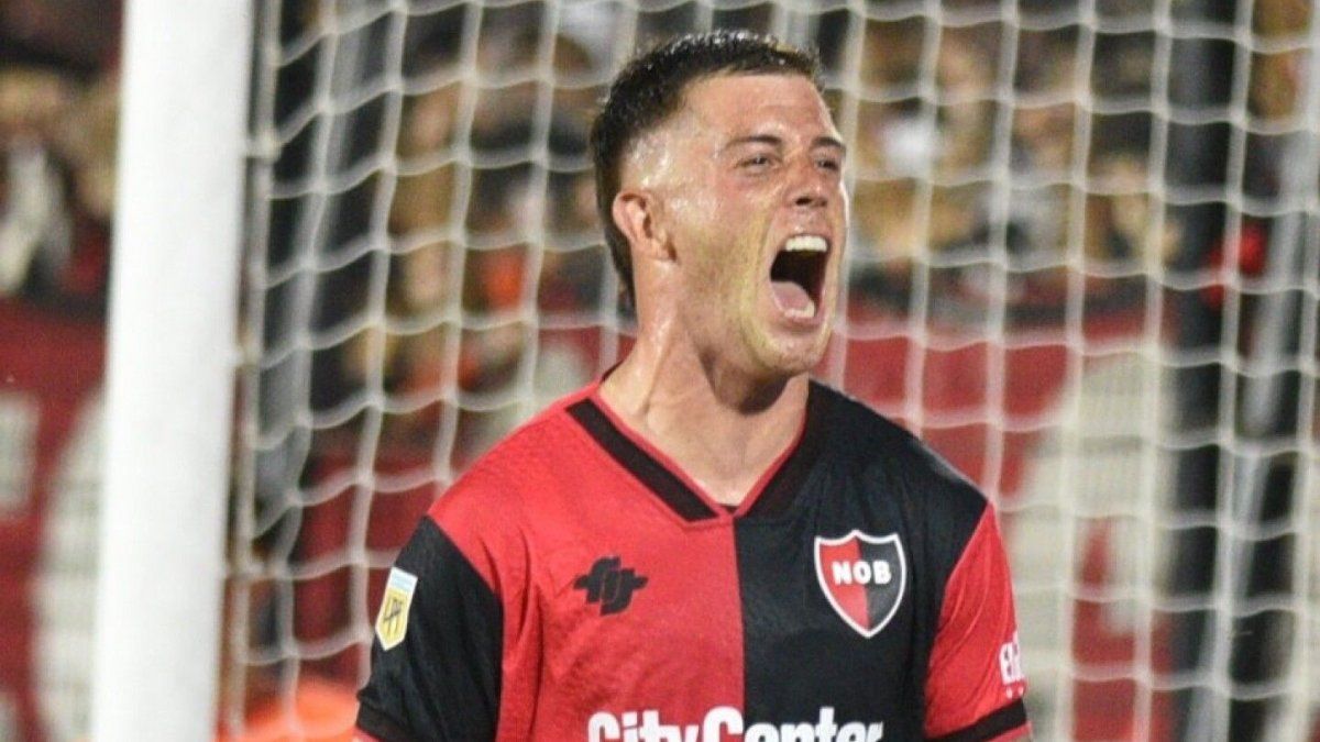 El Colo Ramírez metió tres goles y Newell´s se ilusiona