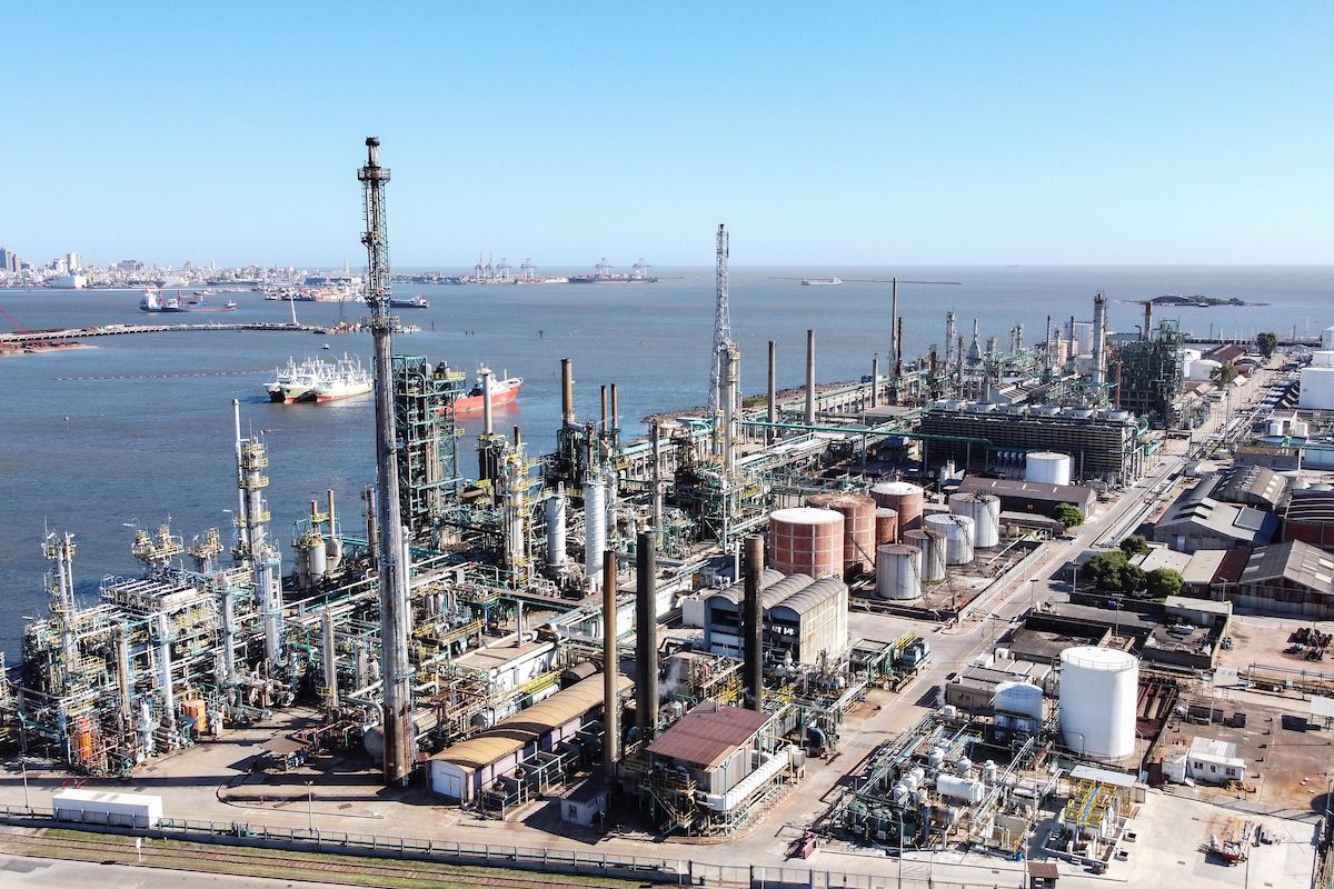 Ancap toma medidas para no cerrar la refinería por el agua