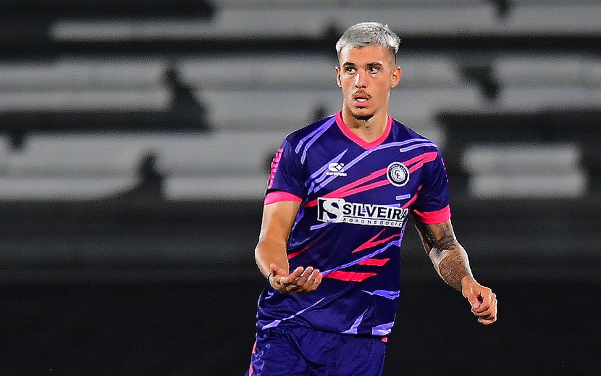 Peñarol ofreció 100.000 dólares por el zaguero Martín Gianoli