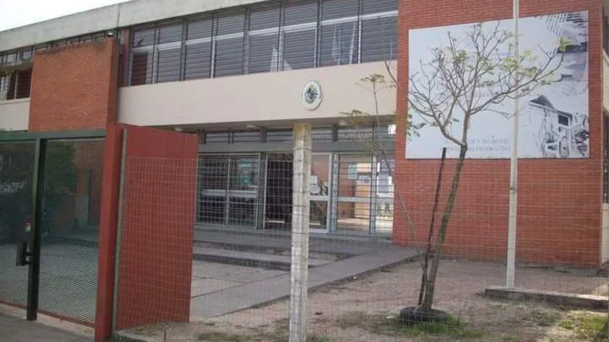 Ciudad del Plata: paro docente tras ingreso de adolescente armado a UTU