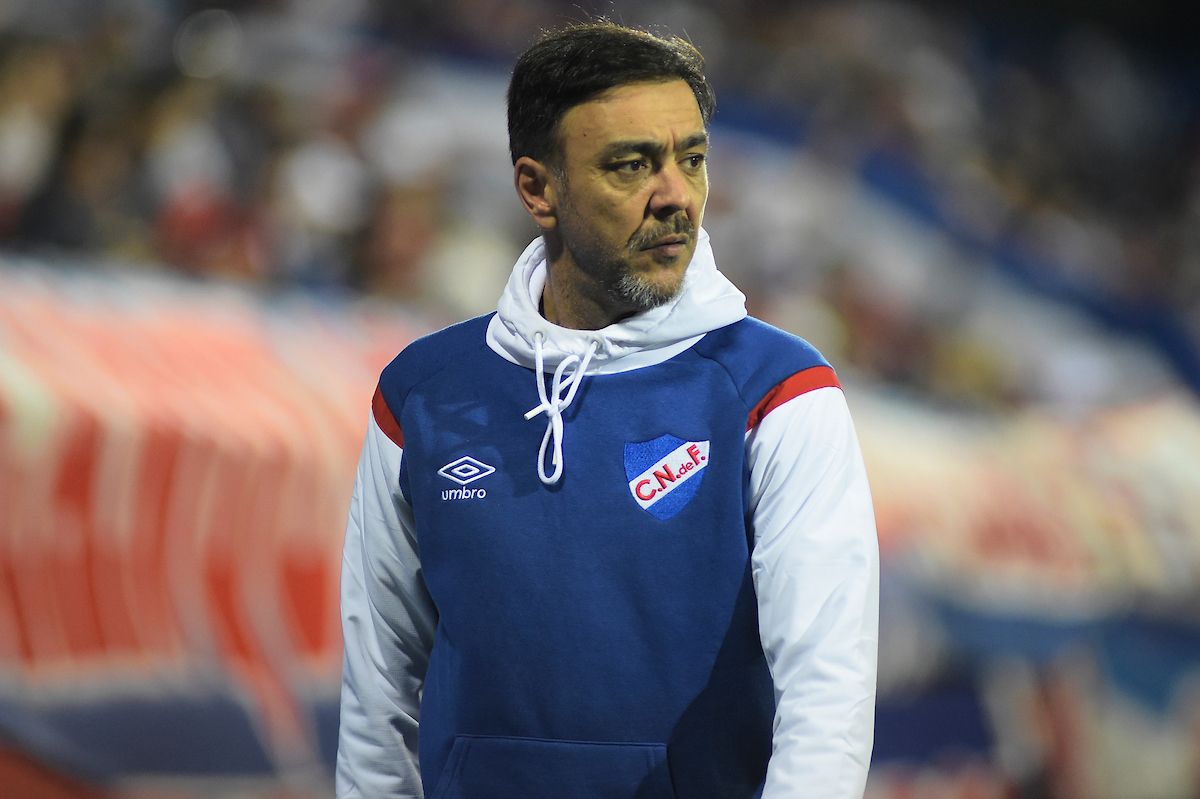 Recoba en la cuerda floja y la dirigencia ya maneja posibles nombres