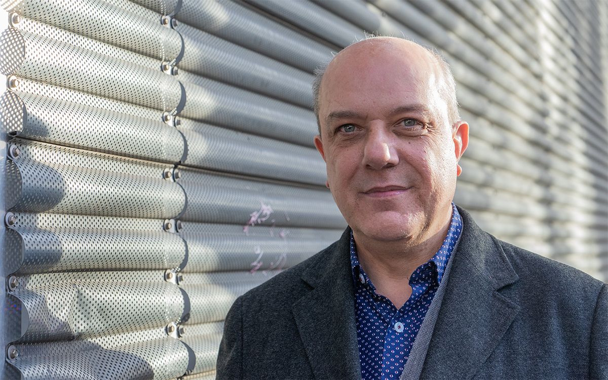 Guigou: Es necesario volver a la crítica política profunda