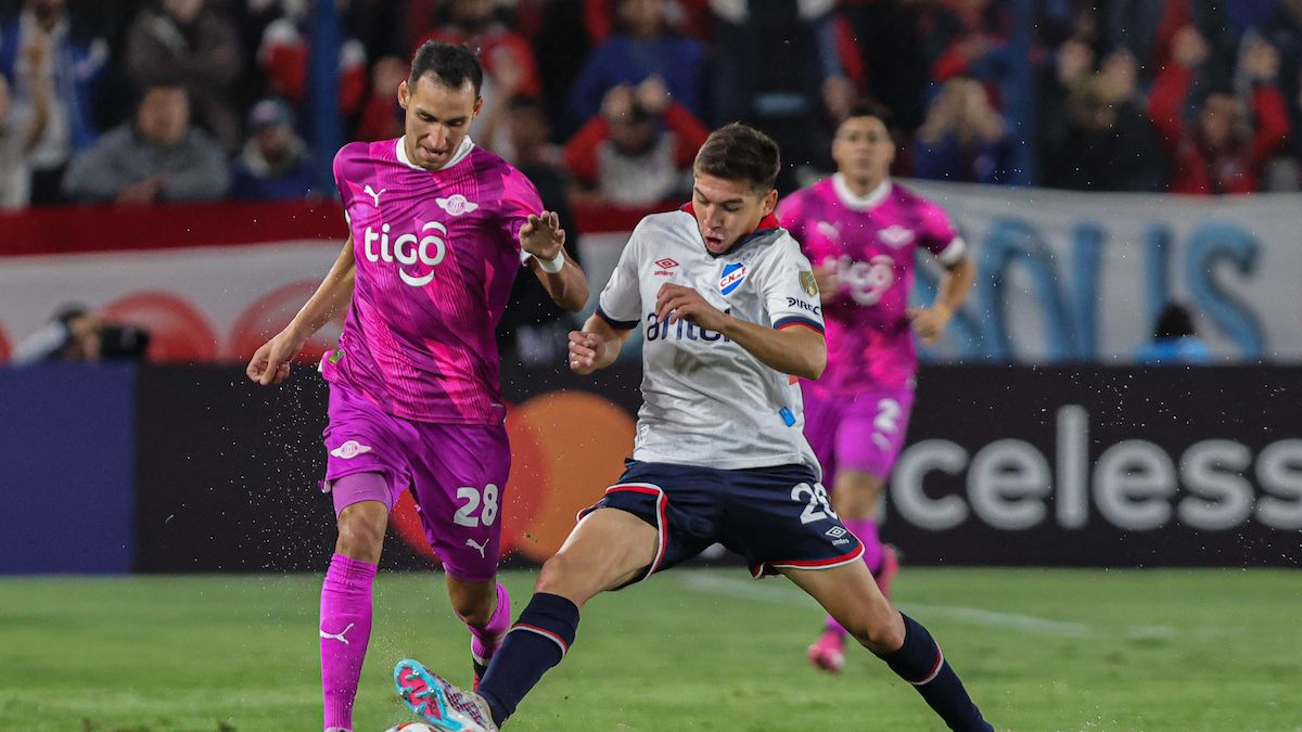 Prueban a Sanabria y Recoba define el equipo