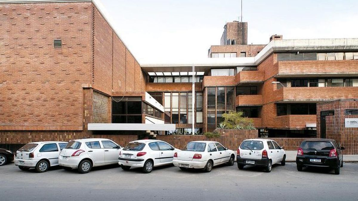 Archivo histórico de AEBU presenta sus documentos