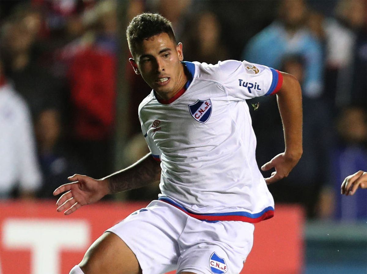 Nacional carga las baterías por Christian Oliva